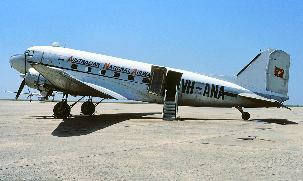 A65-102 Douglas DC-3